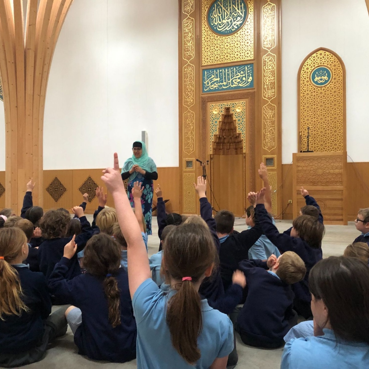 RE trip to Cambridge Central Mosque - Dennington CEVCP School